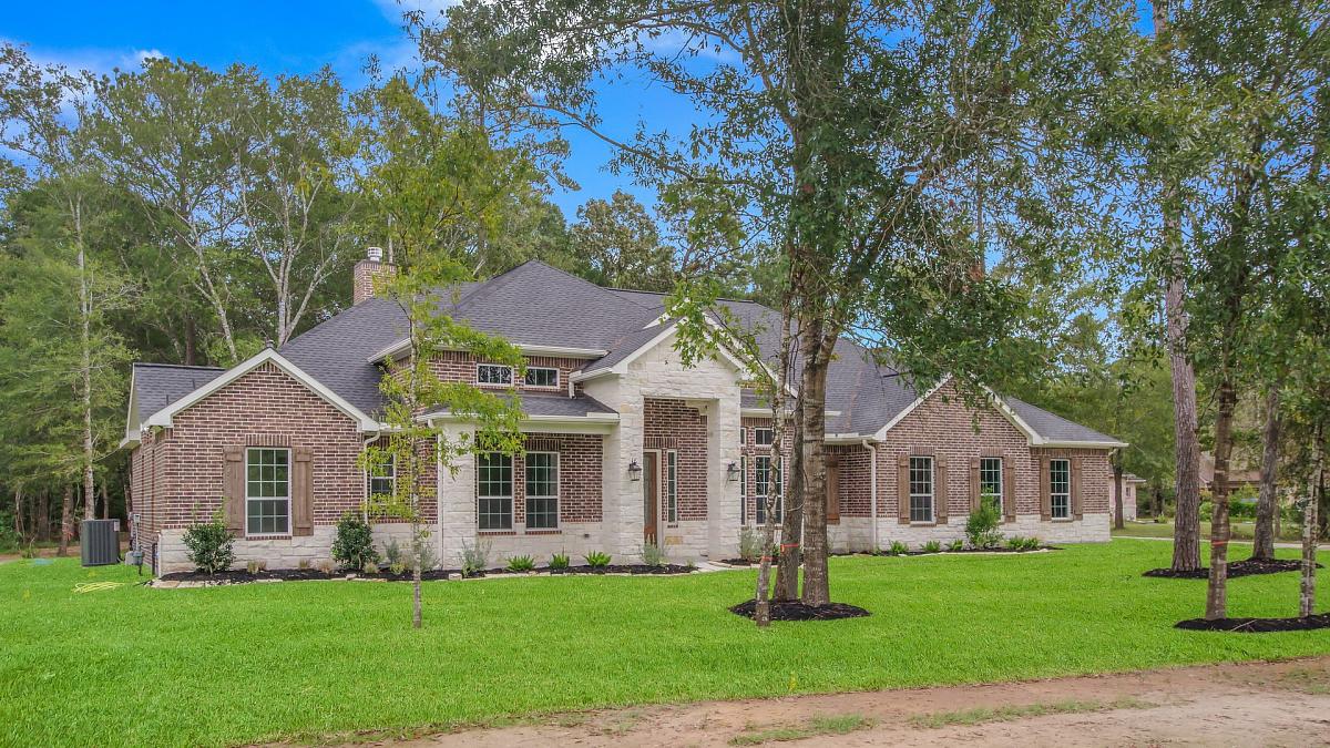 Custom Home Builder North Houston - Build On Your Land | RVision Homes