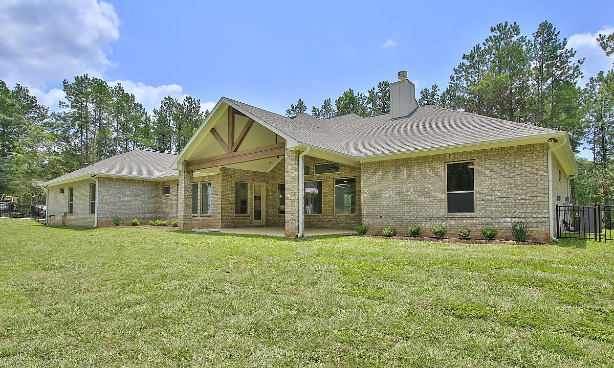 Custom Home Builder North Houston - Build On Your Land in Texas